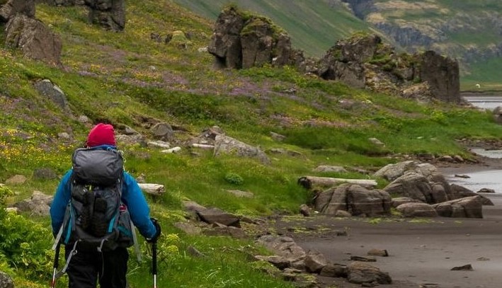 Guide to Iceland Outdoor Clothing - 9 Perfect Items - Travel Zendo